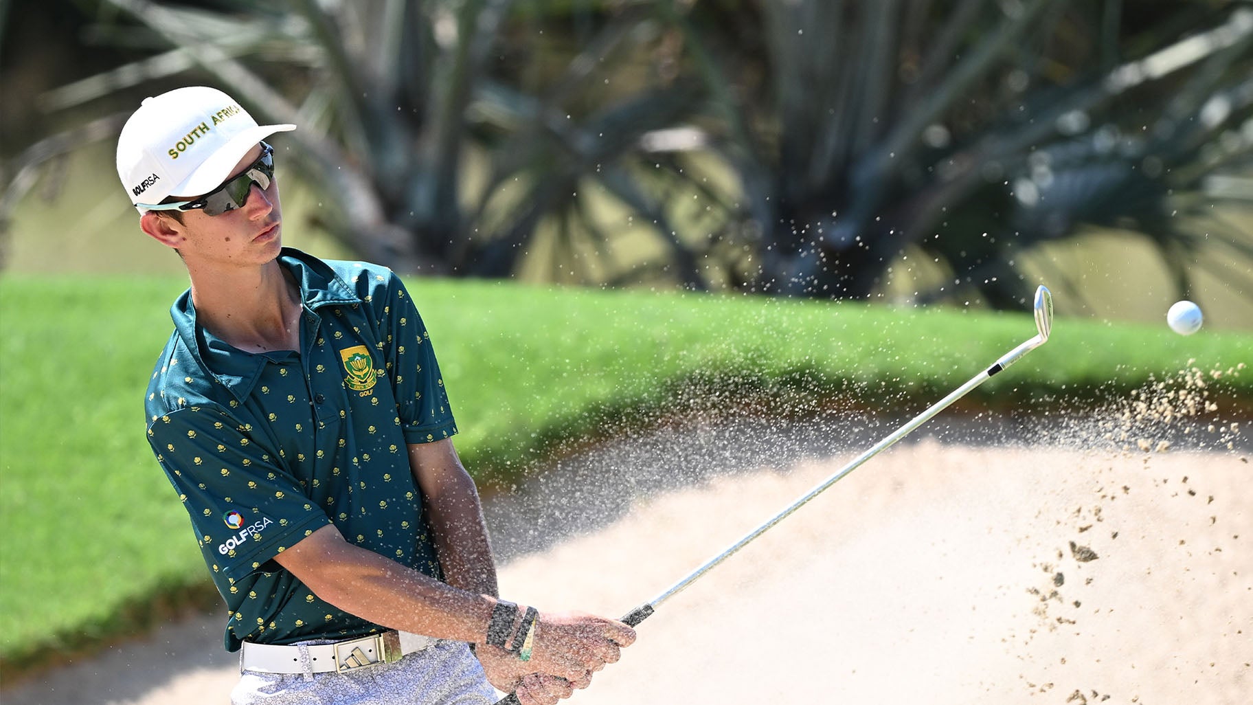 Verster holds slender lead going into final round